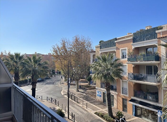 Appartement à vendre - Sainte-Maxime, Saquèdes, Quilladou, Garonnette, Golfe - 3 pièces - 2 chambres