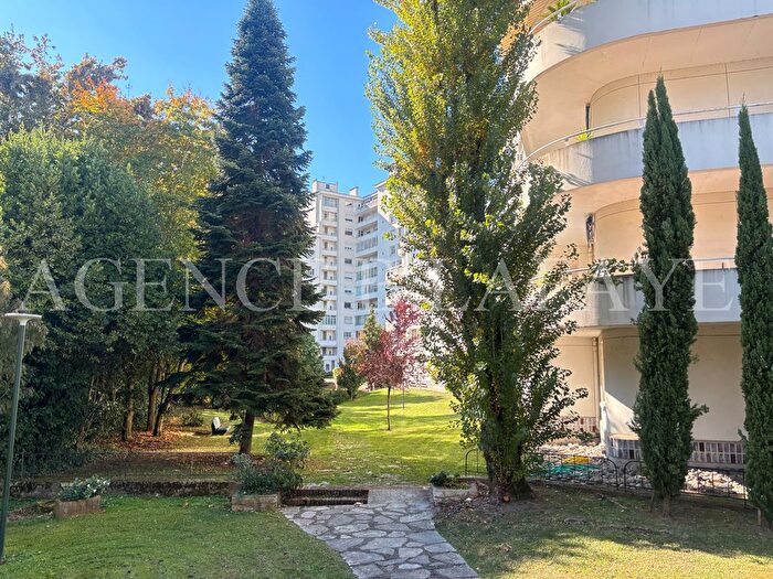 Appartement à louer - Bordeaux, Croix Blanche - 4 pièces - 3 chambres