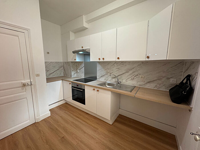 Maison à louer - Tours, Grammont - 4 pièces - 2 chambres