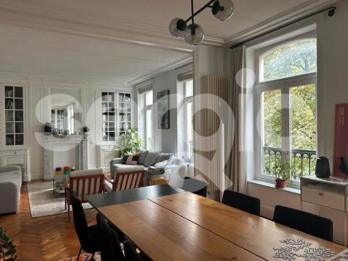 Appartement à louer - Lille, Centre-ville, Euralille - 4 pièces - 3 chambres