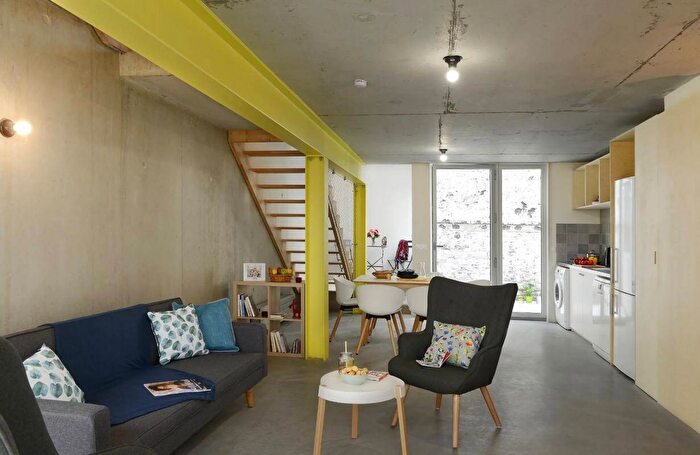 Appartement à louer - Gorge du Loup-Champvert, Lyon ème arrondissement - 5 pièces - 4 chambres