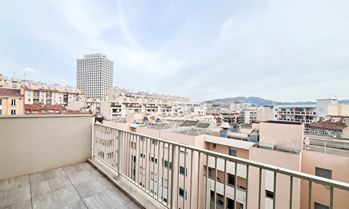 Appartement à vendre - Marseille e , Castellane - 4 pièces - 3 chambres