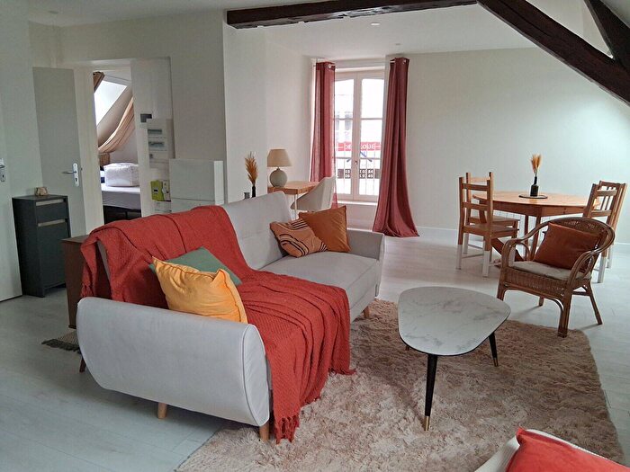 Appartement 2 pièces à Vieille Ville, Joigny, à louer