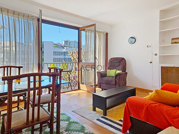 Gentilly, Val de Bièvre : Appartement 2 pièces à louer