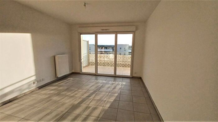 Appartement à louer - Arles, Barriol - 3 pièces - 2 chambres