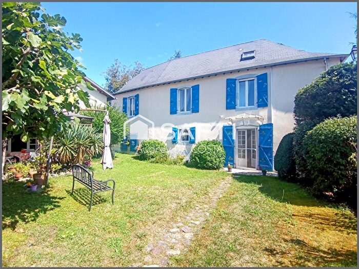 Maison à vendre - Oloron-Sainte-Marie - 7 pièces - 5 chambres