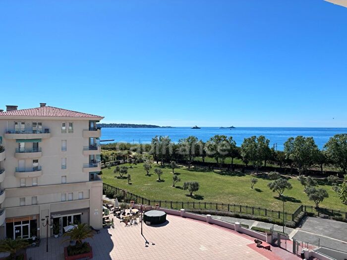 Antibes, Antibes-les-Pins, Trianon, Le Fournel, Peyregoue : Appartement 2 pièces à vendre