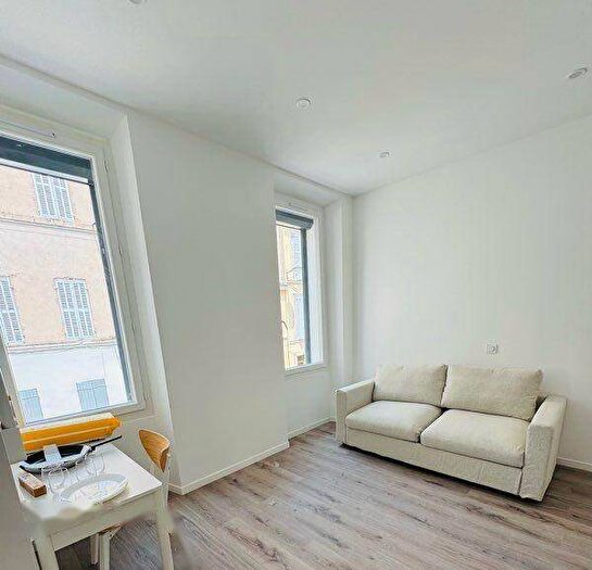 Appartement 2 pièces à louer à Notre Dame du Mont, Marseille 6ème arrondissement