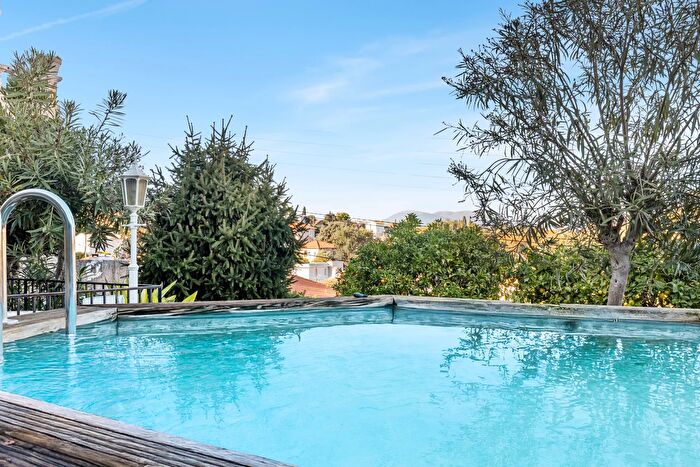 Maison à vendre - Antibes, Antibes-les-Pins, Trianon, Le Fournel, Peyregoue - 5 pièces - 3 chambres