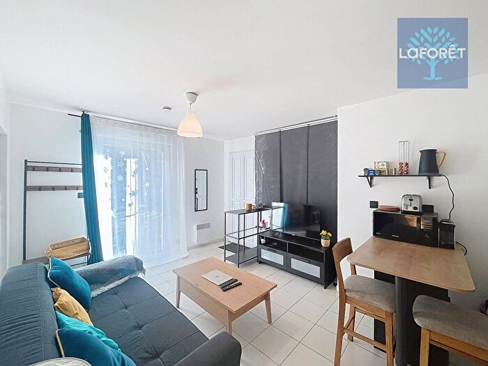 Appartement à louer - Beausoleil-Grenonvilliers, Rambouillet - 2 pièces - 1 chambre