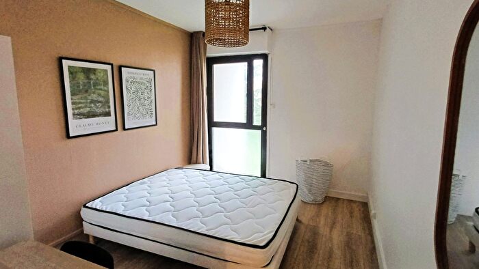 Appartement à louer - Pessac, Compostelle, La Paillère - 1 pièce - 4 chambres