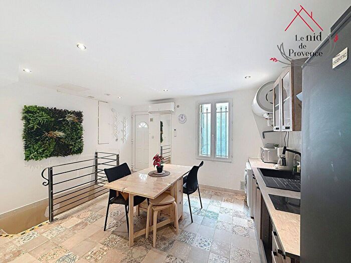 Maison à louer - Colline et Etang, Orange - 4 pièces - 2 chambres