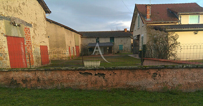 Maison à vendre - Saint-Priest-Bramefant - 7 pièces - 4 chambres