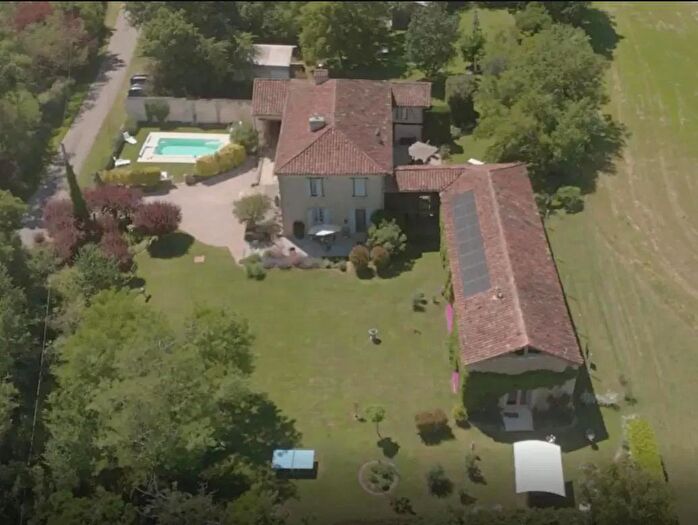 Maison à vendre - Seissan - 11 pièces - 8 chambres