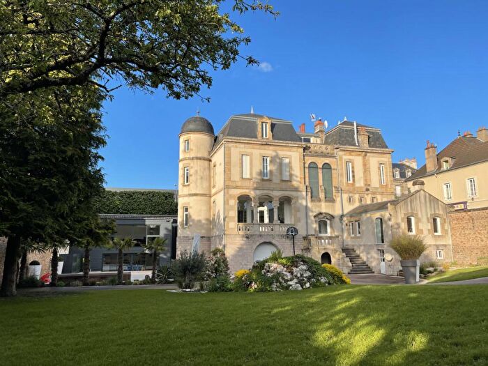 Maison à vendre - Autun, Centre-ville - 14 pièces - 8 chambres