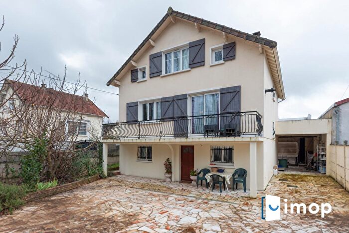 Maison 6 pièces à Dammarie-les-Lys, Château Gaillard, Roles, Justice, à vendre