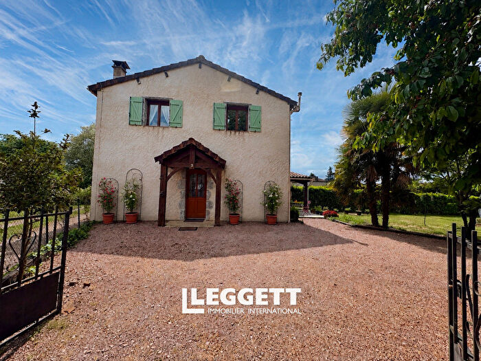 Abjat-sur-Bandiat : Maison 5 pièces à vendre