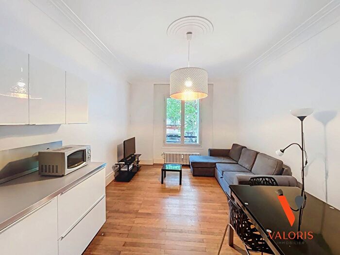 Appartement à louer - Championnet-Caserne de Bonne, Grenoble - 5 pièces - 4 chambres