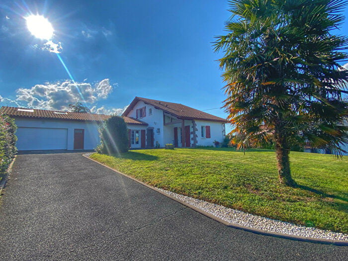 Maison à vendre - Saint-Jean-Pied-de-Port - 5 pièces - 4 chambres