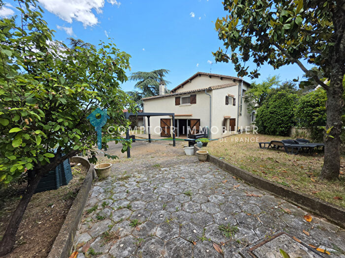 Maison 6 pièces à vendre à Saint-Clément-de-Rivière