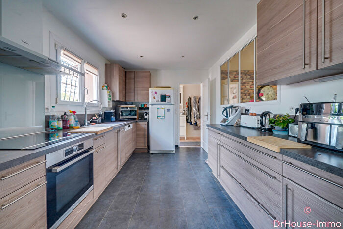 Maison à vendre - Artigues-près-Bordeaux - 6 pièces - 4 chambres