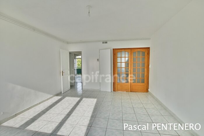 Appartement à vendre - Vénissieux, Gabriel Peri - 4 pièces - 3 chambres