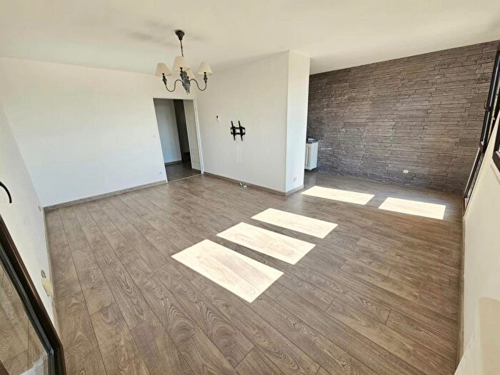 Appartement à louer - Antibes, Rabiac, Carriat, Les Semboules, Les Brusquets - 3 pièces - 2 chambres