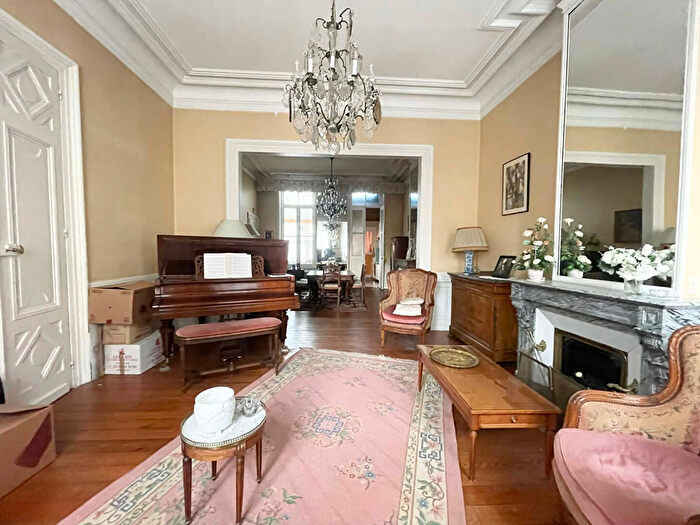 Cambrai, Centre-Ville, Gare : Maison 9 pièces à vendre