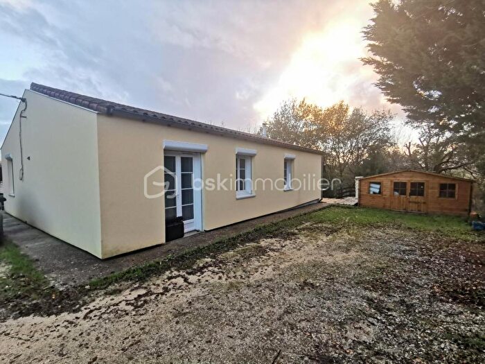 Maison 5 pièces à vendre à Montlieu-la-Garde