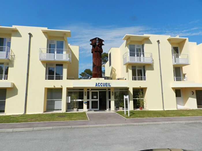 Appartement à louer - Valbonne, Carbejaire, Haut-Sartoux, Pythagore, Sophia-Antipolis - 2 pièces - 1 chambre