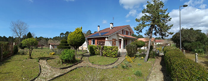 Maison 8 pièces à Saint-Julien-en-Born, à vendre