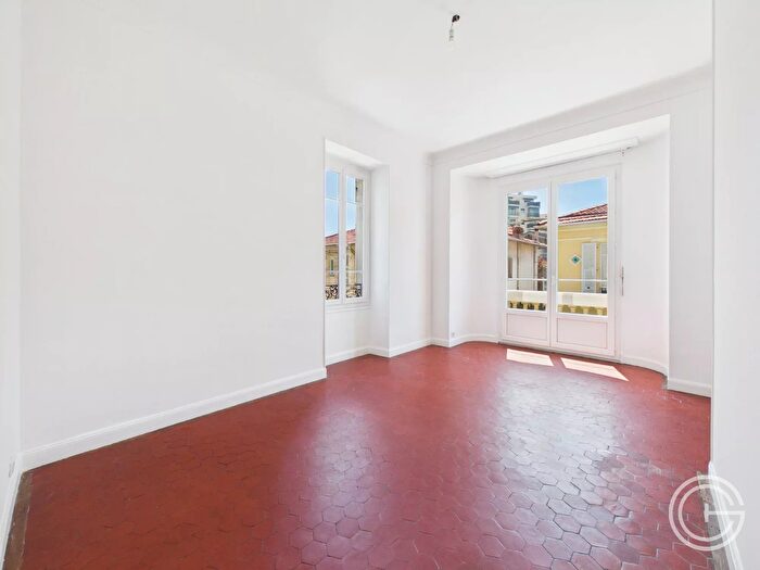 Appartement 3 pièces à louer à Nice, Borriglione