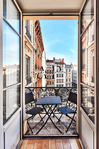 Appartement à louer - Presquîle, Centre ville, Cordeliers, Lyon ème arrondissement - 3 pièces - 2 chambres