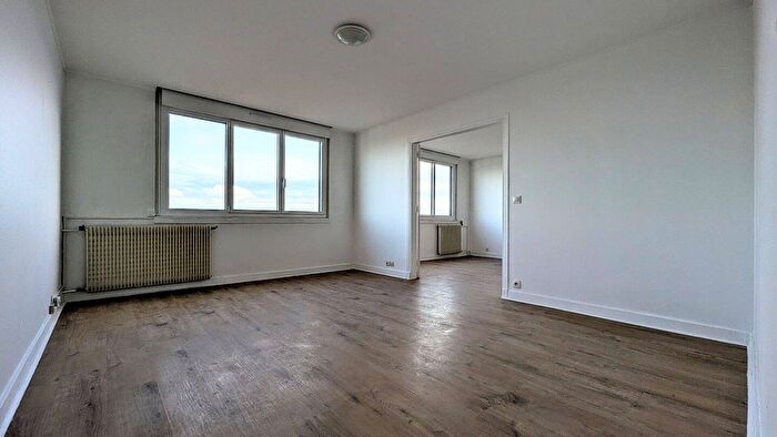 Appartement à louer - Péri-Langevin-Stalingrad-Politzer, Saint-Denis - 2 pièces - 1 chambre