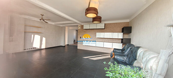 Appartement à vendre - Saint-Raphaël, Les Arênes - 2 pièces - 1 chambre