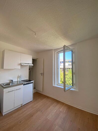 Appartement 2 pièces à Saint-Étienne, Crêt de Roc, à louer