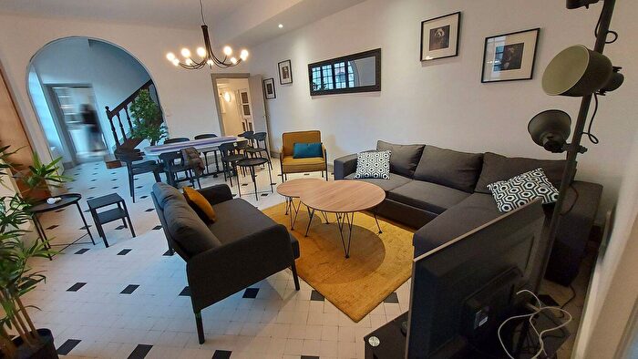 Maison 12 pièces à Trois Quartiers-Centre Ville, Poitiers, à louer
