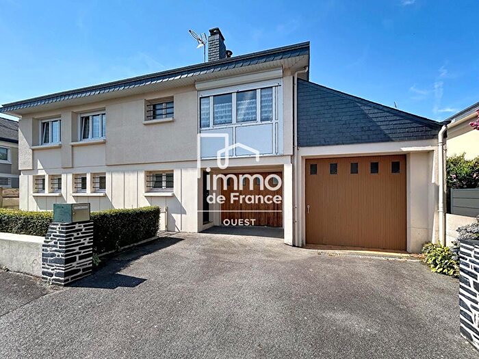 Maison 4 pièces à Laval, Saint-Nicolas, à vendre
