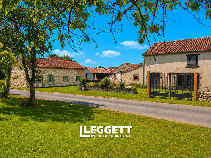Maison 4 pièces à Azat-le-Ris, à vendre