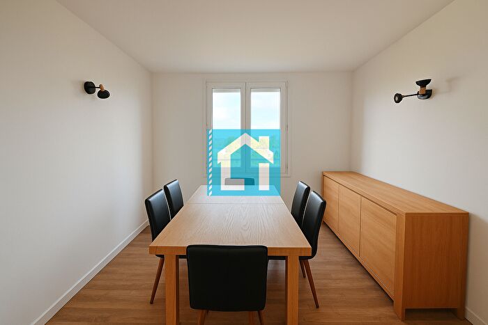 Appartement à vendre - Donville-les-Bains - 4 pièces - 2 chambres