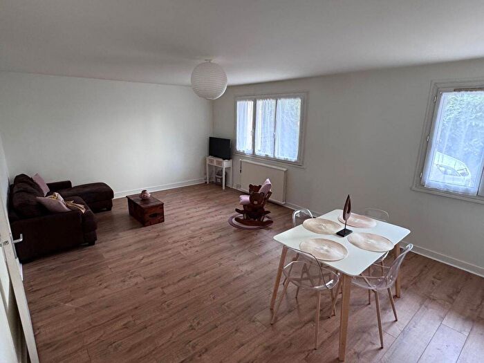 Canada Jean Jaures, Le Pecq - Appartement 2 pièces à louer