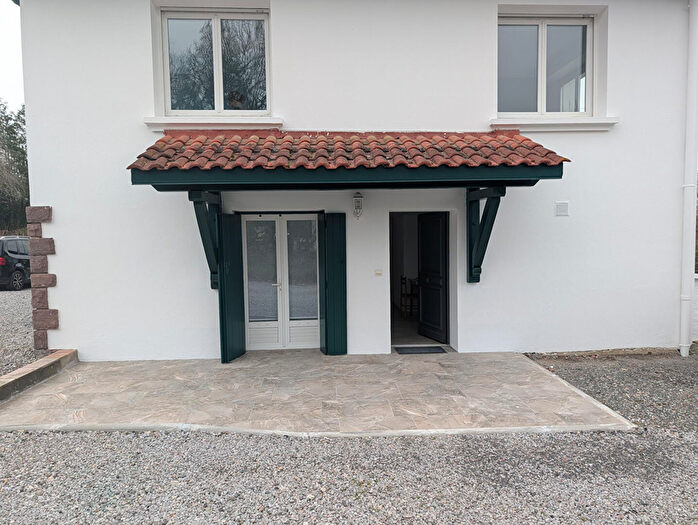 Appartement à louer - Saint-Pée-sur-Nivelle - 3 pièces - 2 chambres