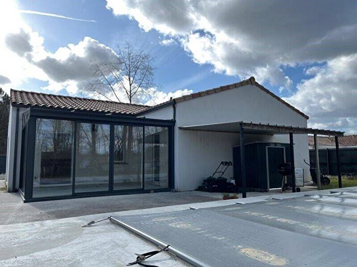 Maison à louer - Centre et Ouest, Le Pian-Médoc - 4 pièces - 3 chambres