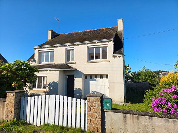 Plonéour-Lanvern : Maison 6 pièces à vendre