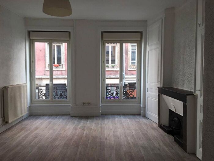 Appartement à louer - Guillotière, Lyon ème arrondissement - 3 pièces - 2 chambres