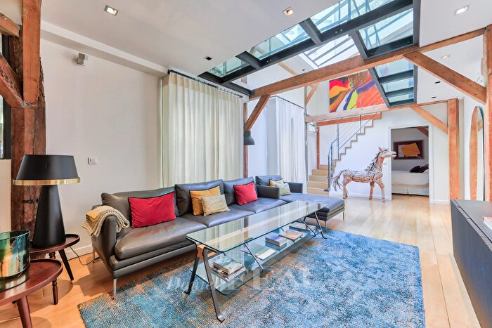 Appartement à louer - Paris e , Mairie - 8 pièces - 6 chambres