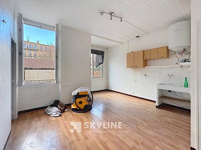 Appartement à vendre - Marseille e , Cinq Avenues - 3 pièces - 2 chambres