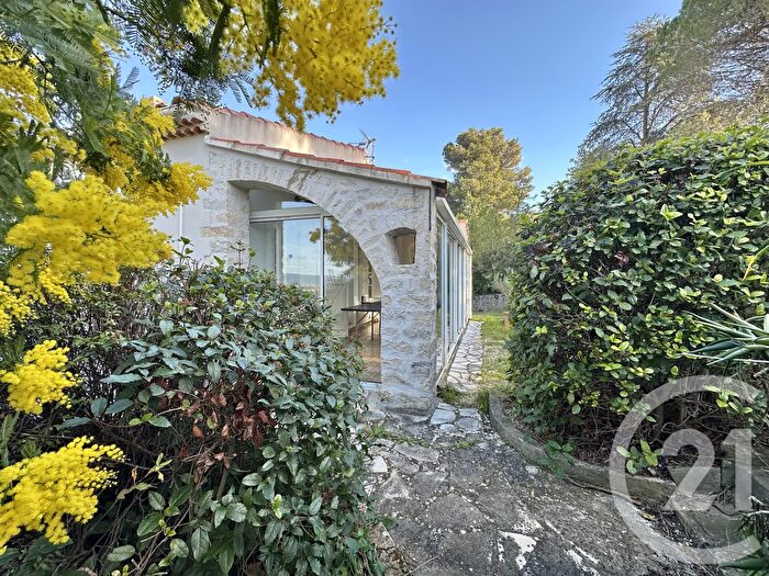 Maison à vendre - Le Beausset - 6 pièces - 3 chambres