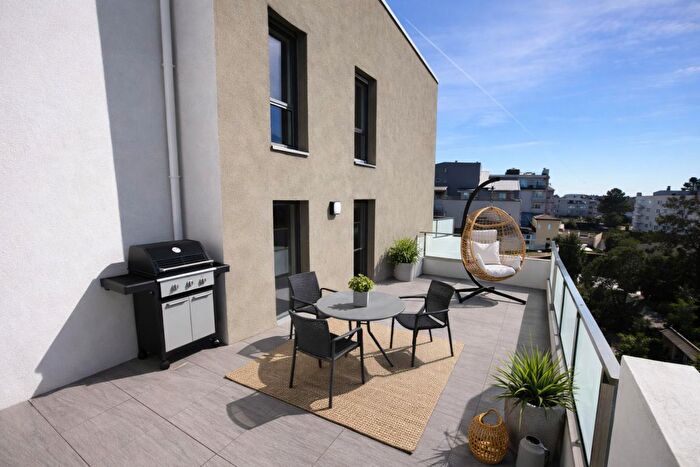 Appartement à vendre - Lyon e , Perrache, Confluence - 4 pièces - 3 chambres