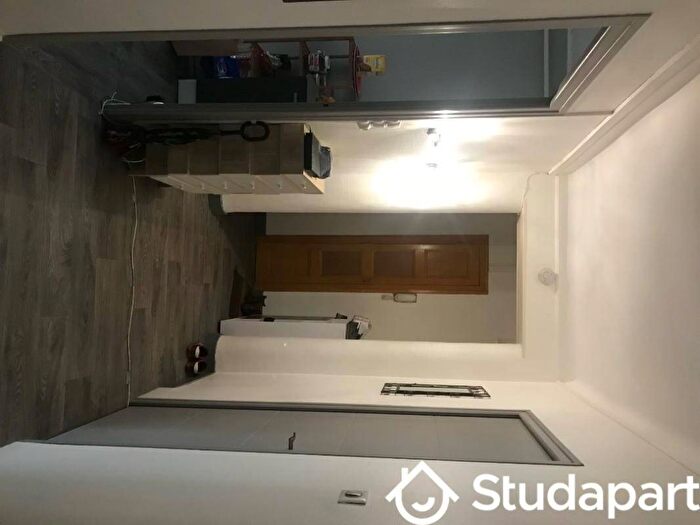 Appartement à louer - Centre-Stade, Chambéry - 1 pièce - 1 chambre